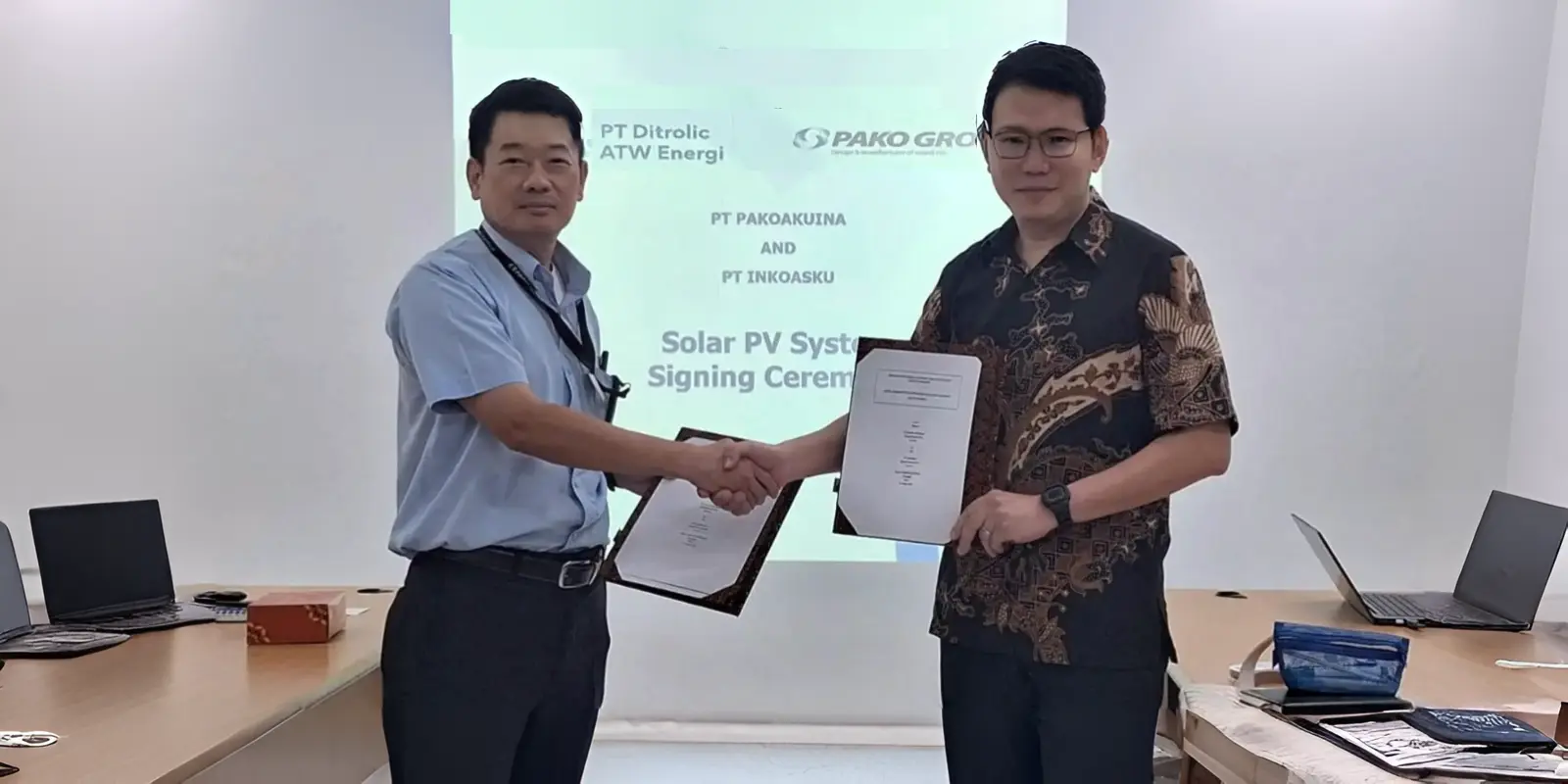 Ditrolic ATW Energi x Pako Group Upacara Penandatanganan 1.08 MWp - HIJAU